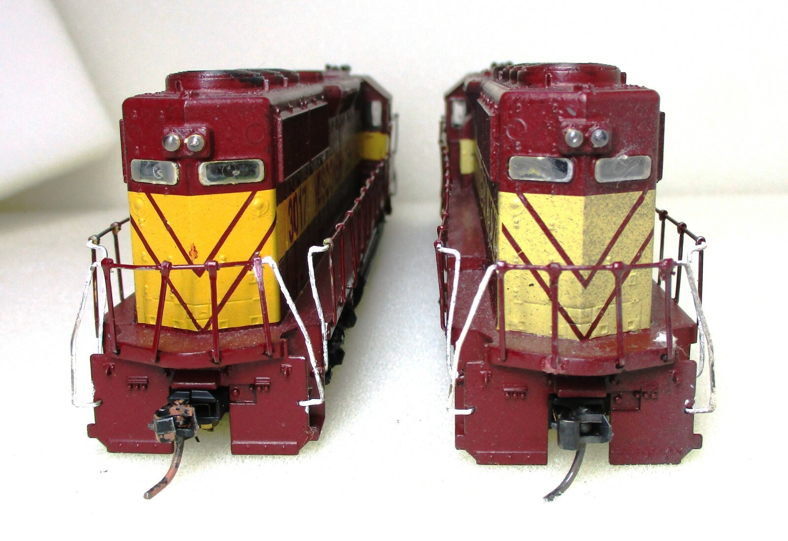 Athearn GP50 (3023) & GP40/2 (3017) Wisconsin Central PWR DCC Fitted H0 ...