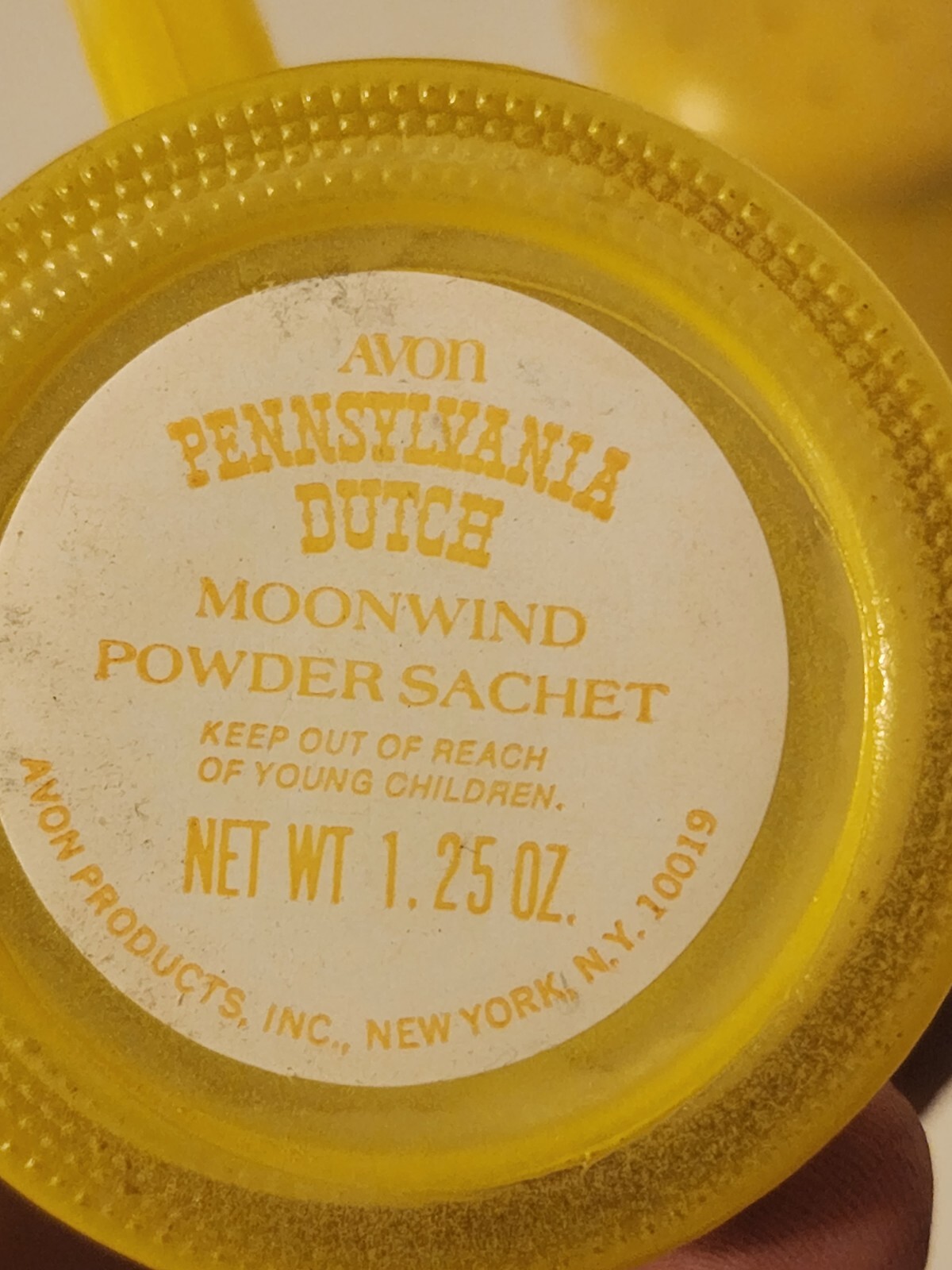 Avon Vintage Pennsylvania Dutch Moonwind Powder Sachet almost full set ...