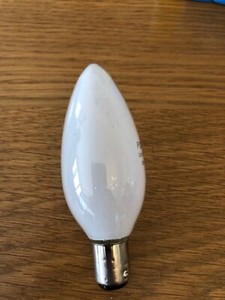 10 x SBC/B15 Small Bayonet Cap Opal Candle Light Bulbs 25w, 40w & 60w ...