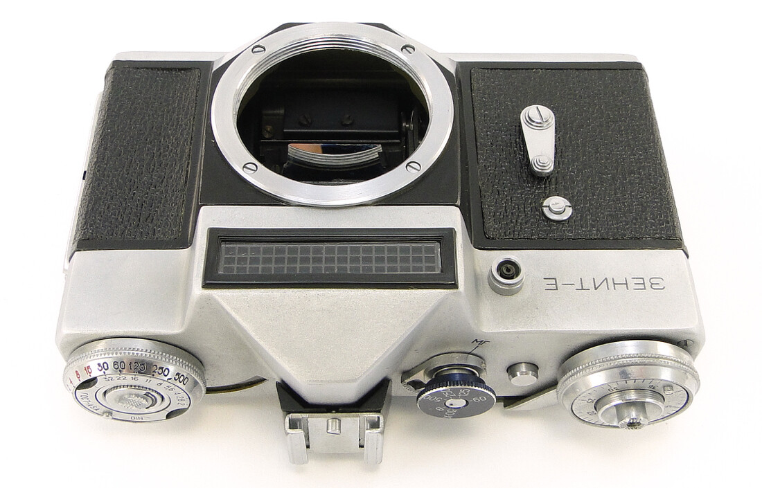 ⭐MINT⭐ 1982! ZENIT-E ЗЕНИТ Russian Soviet USSR SLR 35mm Camera M42 Body ...