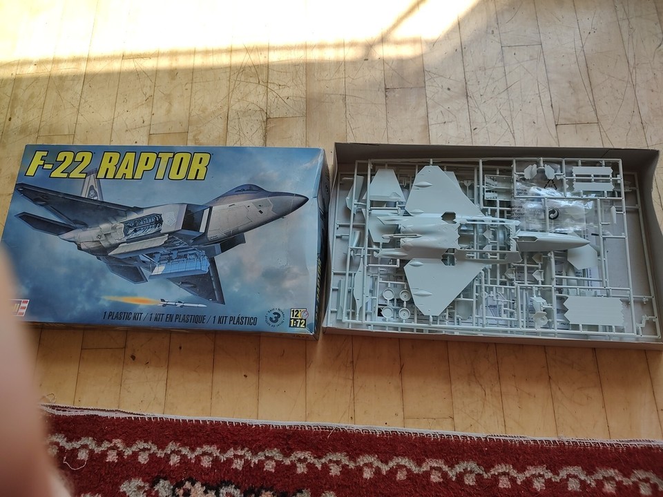 Revell F-22 Raptor Model Airplane Kit 85-5984 | eBay