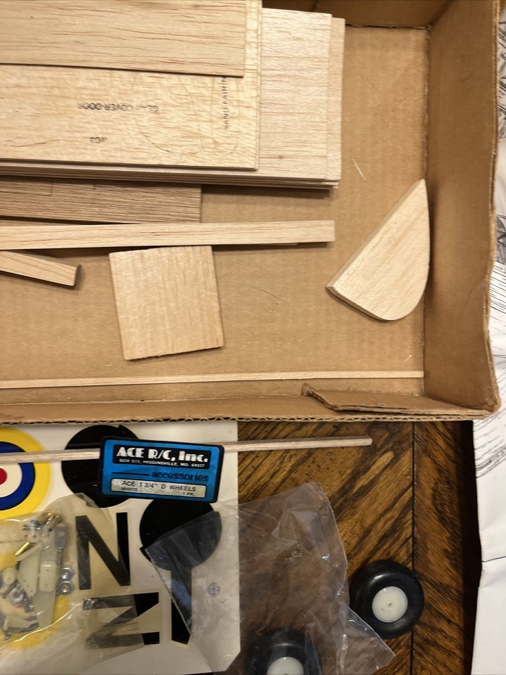 VTG 1966 SIG Manufacturing Supermarine Spitfire Balsa Flying Model ...