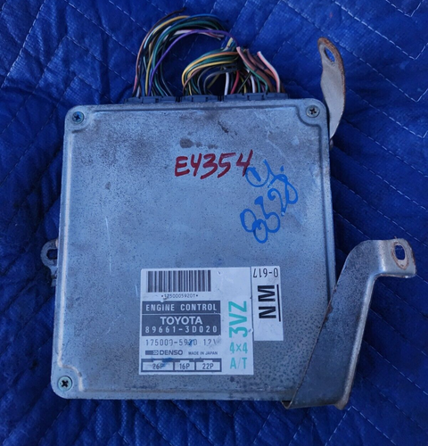 1994-1995 Toyota 4Runner 4x4 A/T FED ECM Engine Computer Module 89661 ...