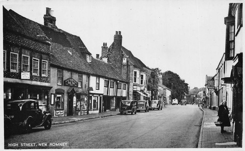 NEW ROMNEY, KENT - HIGH STREET & VINTAGE VEHICLES ~ REAL PHOTO POSTCARD ...