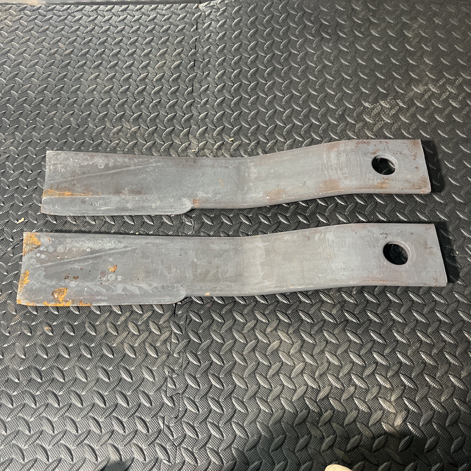SET OF 2 USA BUSH HOG BLADES 7555 7555BH BH25 RB60 SQ60 SQ60-5 1126 105 ...