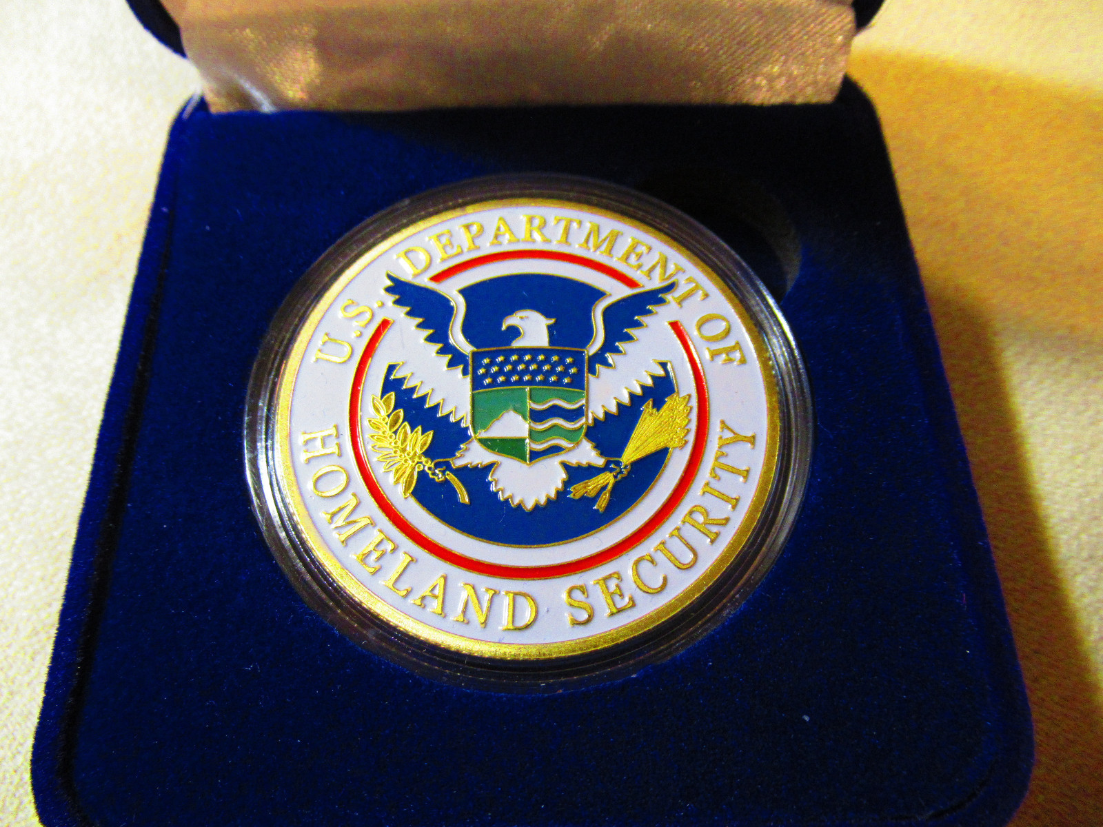 US IMMIGRATION & CUSTOMS ENFORCEMENT (ICE) Challenge Coin w ...