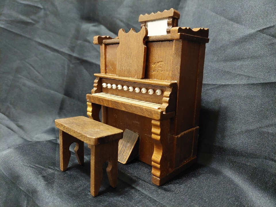 VINTAGE SMALL WOODEN UPRIGHT PIANO MUSIC BOX W/ STOOL & HIDDEN ON/OFF ...