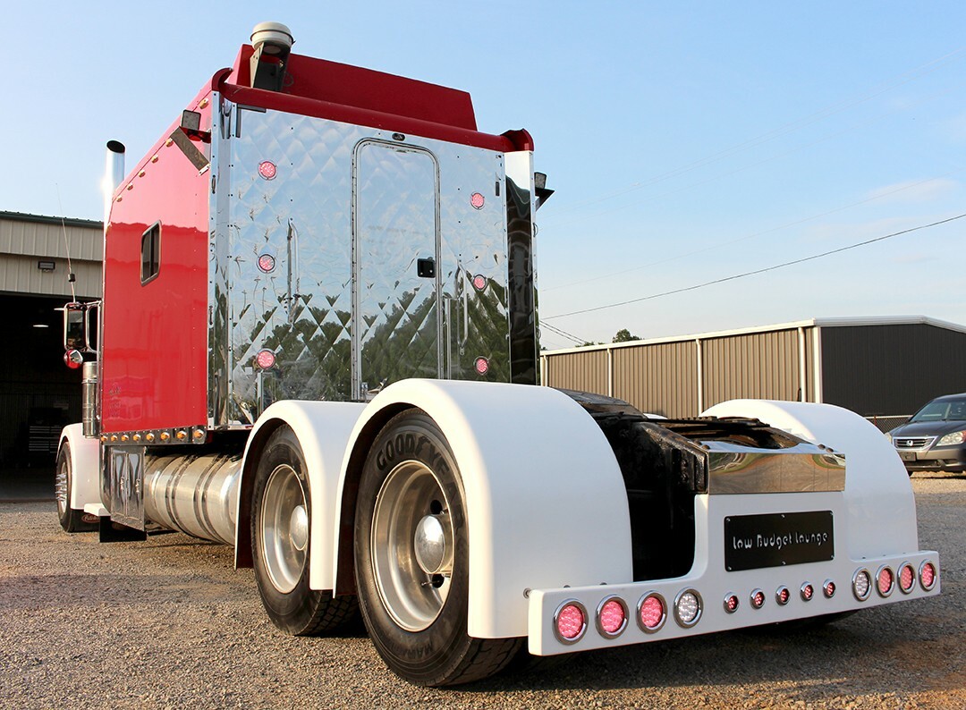 Peterbilt Rear Fenders Fiberglass Rear Full Fender – Straight Cut