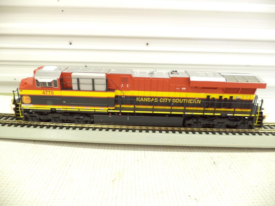 ScaleTrains HO ES44AC locomotive, KCS 4770 DCC only, (lot sr) | eBay