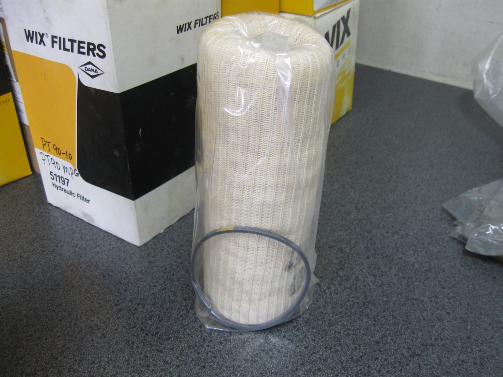 TRACTOMOTIVE BM33761 - Cross reference fuel filters