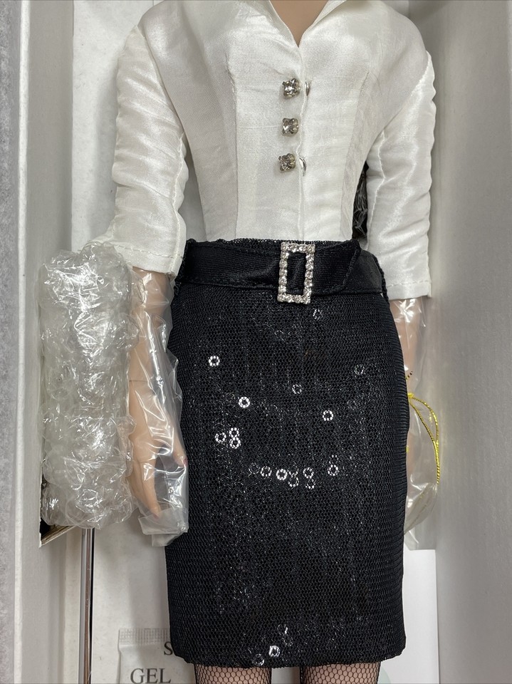 RARE ~2009 SIGNATURE STYLE BRUNETTE TYLER~16" Tonner Fashion Doll NRFB ...