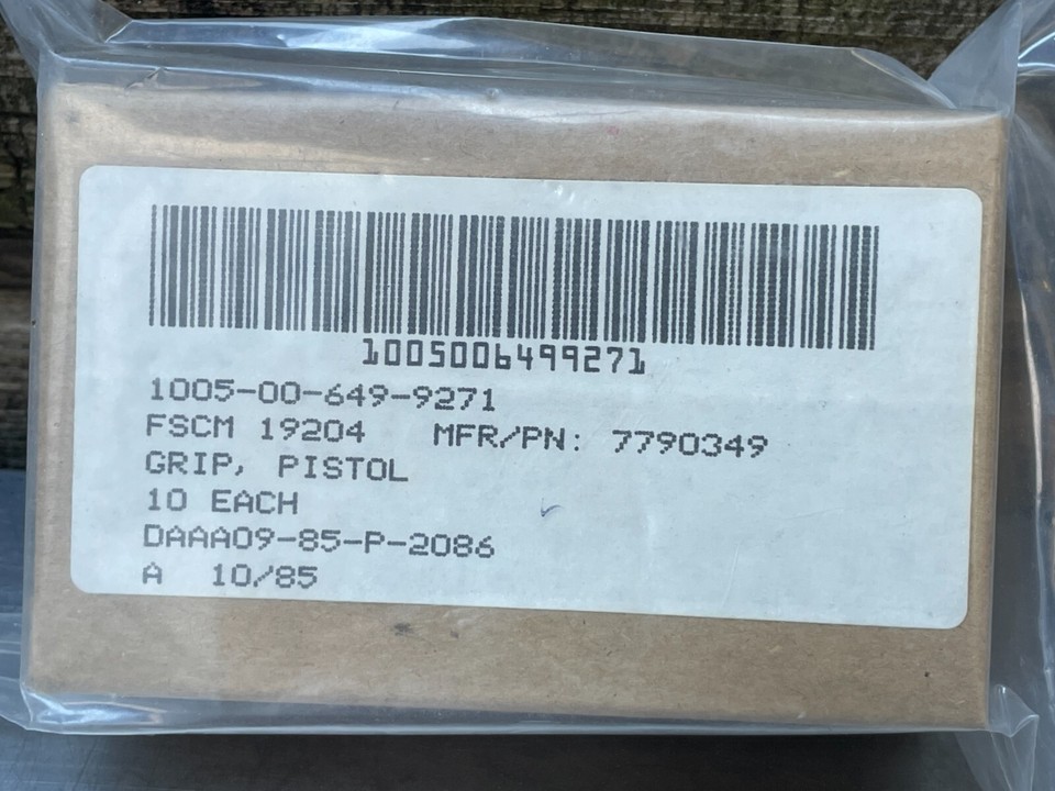 (ONE) AUTHENTIC US Military RIGHT HAND WOOD Grip 1911, 1911A1 Pistol ...