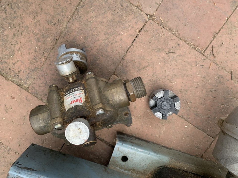 Rare simer pump maytag engine Base Le Claire 72 82 92 Gas Motor Project ...