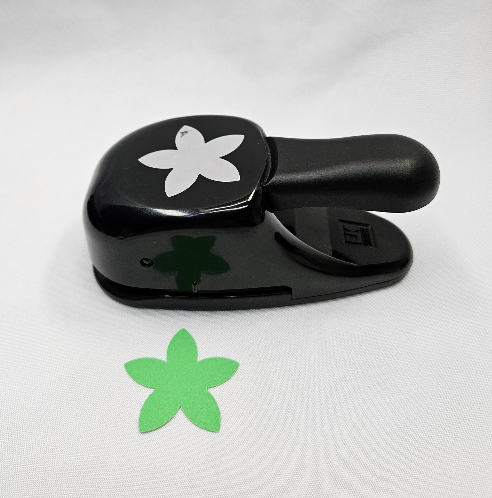 Stampin Up EK Success 5 Petal Flower Crafts Paper Punch Paper Shaper ...