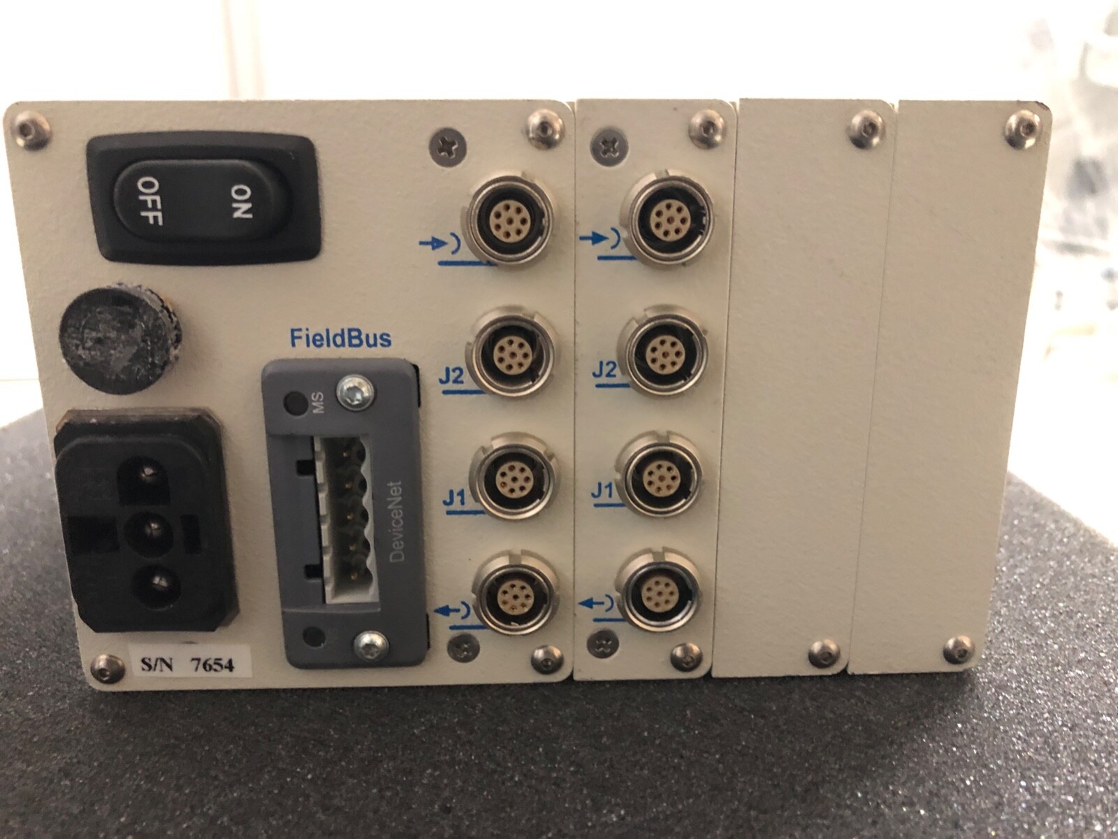 VEECO PIEZOCON MULTI-CHANNEL CONTROLLER PZ3-90-2-01-200 GAS CONCEN ...