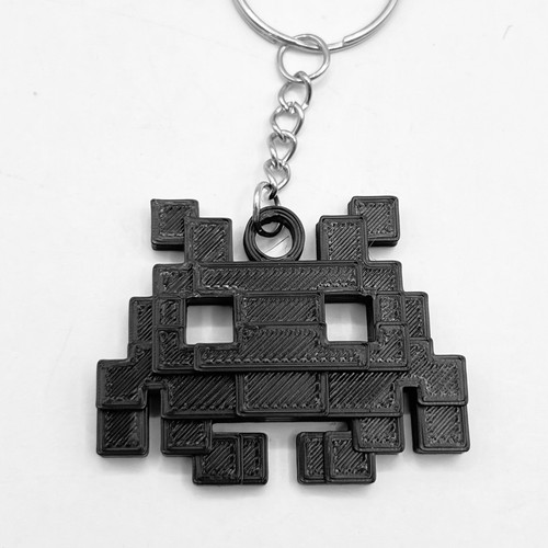 Retro Pixelated Space Invaders Keychain/Key Ring Custom 3D Print 70s ...
