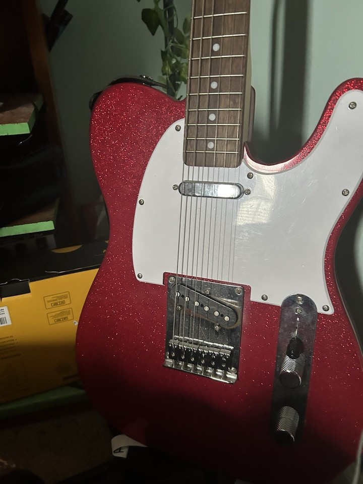 Fender 5660100316 6-String Solid Electric Guitar Red w/ amp | eBay