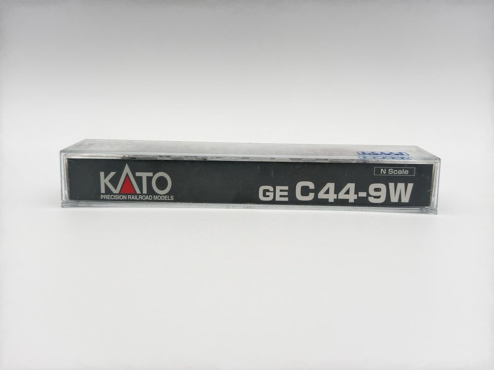 KATO - N - SF - EMD C44-9W Diesel Loco #600 - Train 176-3501 | eBay