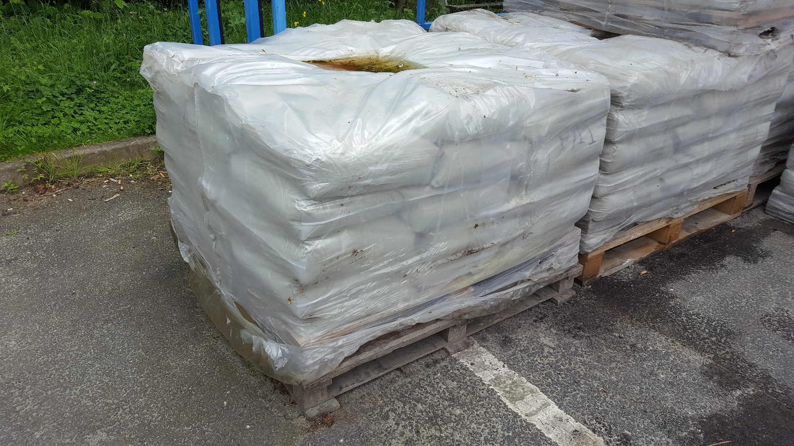 CRUSHED GLASS ABRASIVE GRIT SAND BLASTING MEDIA MEDIUM/FINE GRADE ...