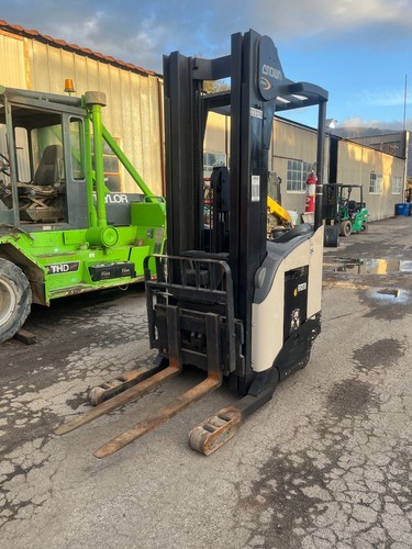 Crown RR5225-45 Reach Truck with Charger Side shift – 5012 Hours – 36V ...