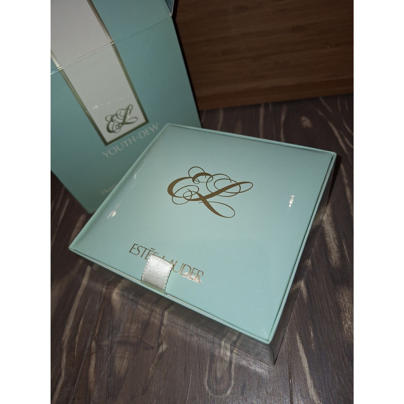 Estee Lauder Youth Dew Dusting Powder Box with Powder Puff | eBay