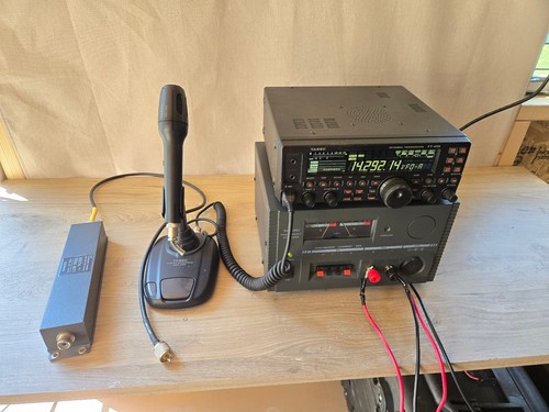 YAESU FT-450 Transceiver Ham Radio W/ FP-1030A Power Supply, MD-100 Mic ...