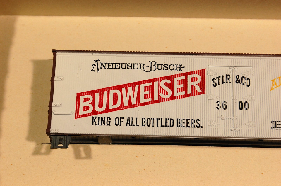 NIB MDC 36' Anheuser Busch Budweiser Beer Car #3137 HO 1:87 Scale Kit | eBay