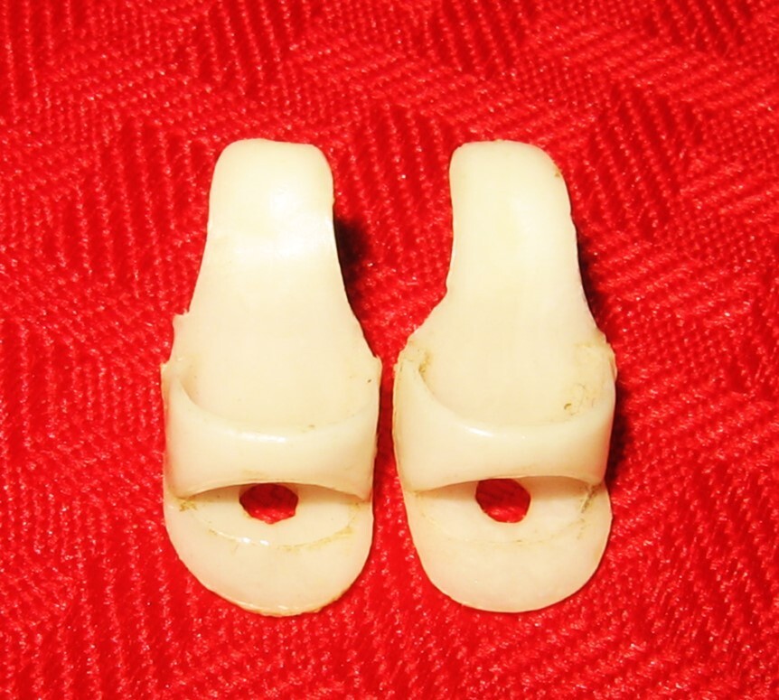 VINTAGE #1 ONE 1959 PONYTAIL BARBIE HOLES IN FEET WHITE OPEN TOE SHOES ...