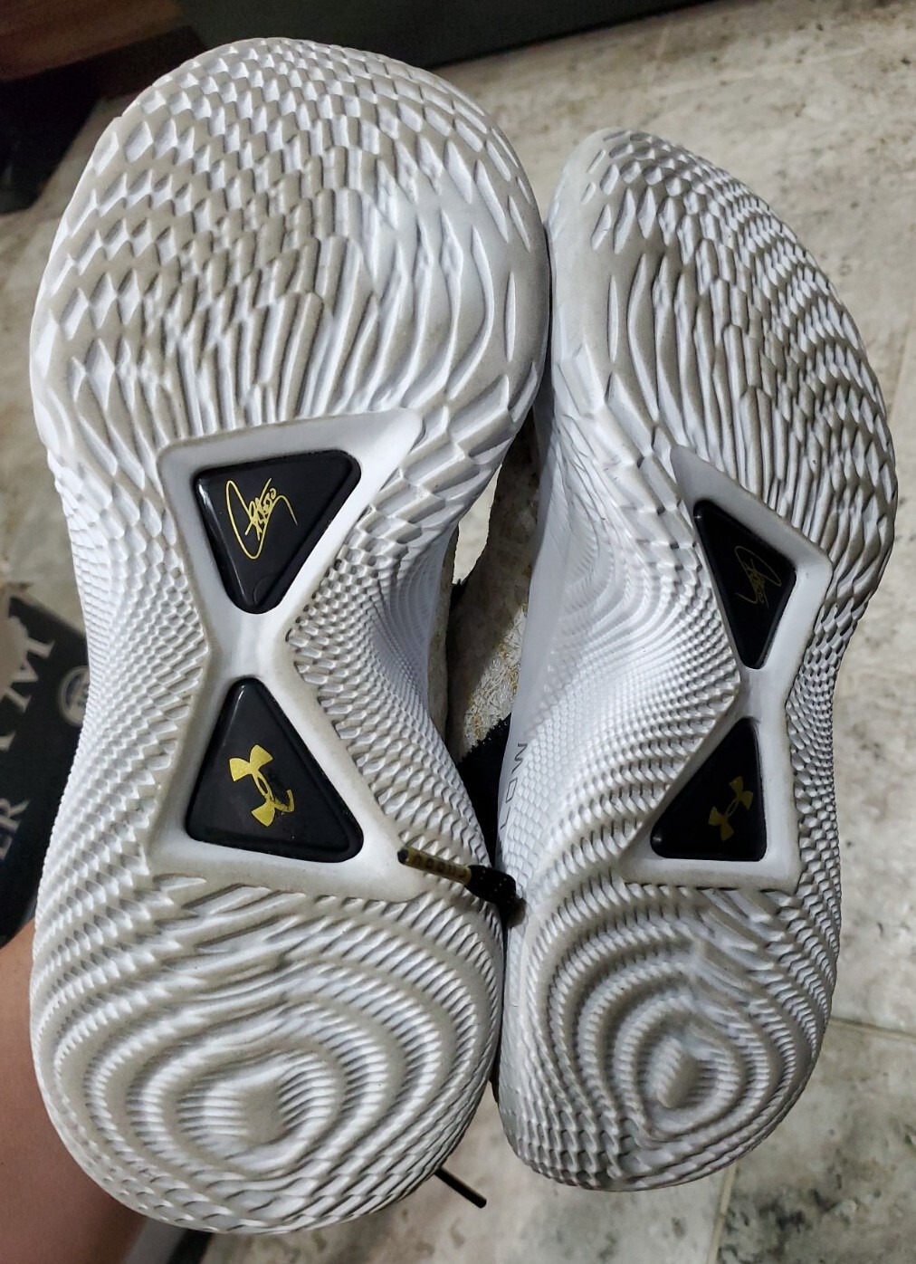 Under Armour Curry 9 Flow Close It Out White Black Go… - Gem