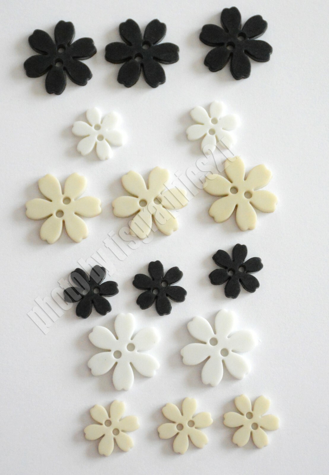 Flower Power / Flower Shape 2 Hole Buttons / Choose Color / Buttons ...