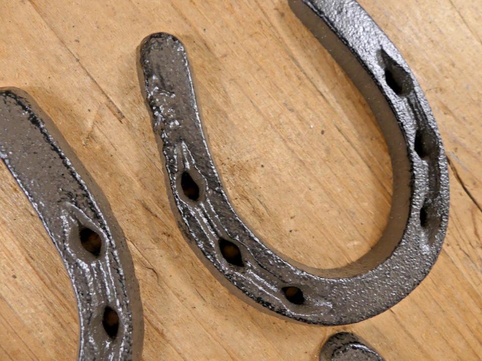 3 CAST IRON SMALL HORSESHOE 3" x 3 1/2" Horse Nick Nack **CASTING DEFECTS* | eBay