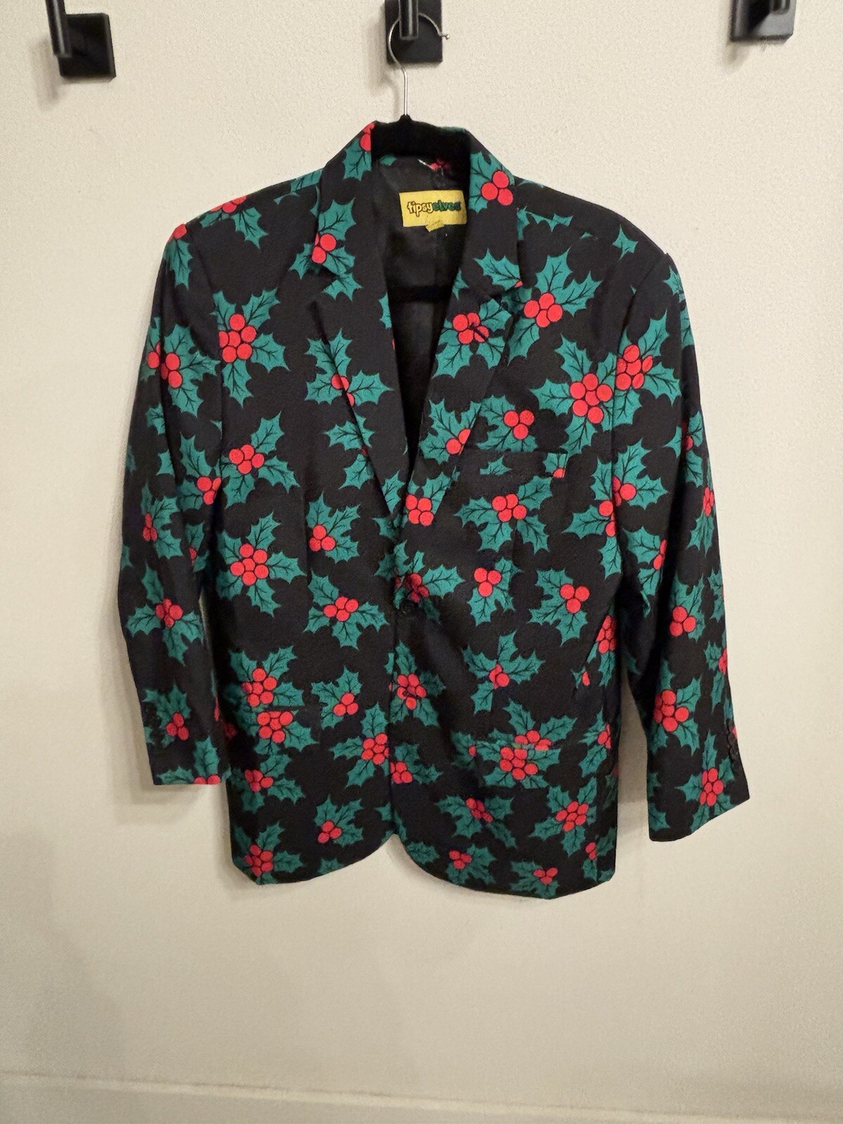 Tipsy Elves 3 piecce Suit Mens 42J suit coat and size… - Gem