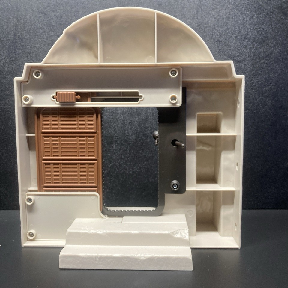 Star Wars Streets of Tatooine Main Wall Doorway TT-8 Gatekeeper Droid ...