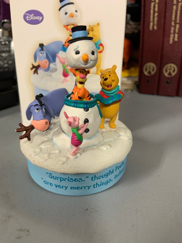 2009 Hallmark Keepsake Winnie the Pooh SNOWMAN SURPRISE Wind-up Music ...