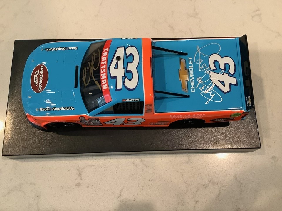 RICHARD PETTY & DYE AUTOGRAPHED 2023 CHEVY RACE TO STOP SUICIDE DIECAST ...