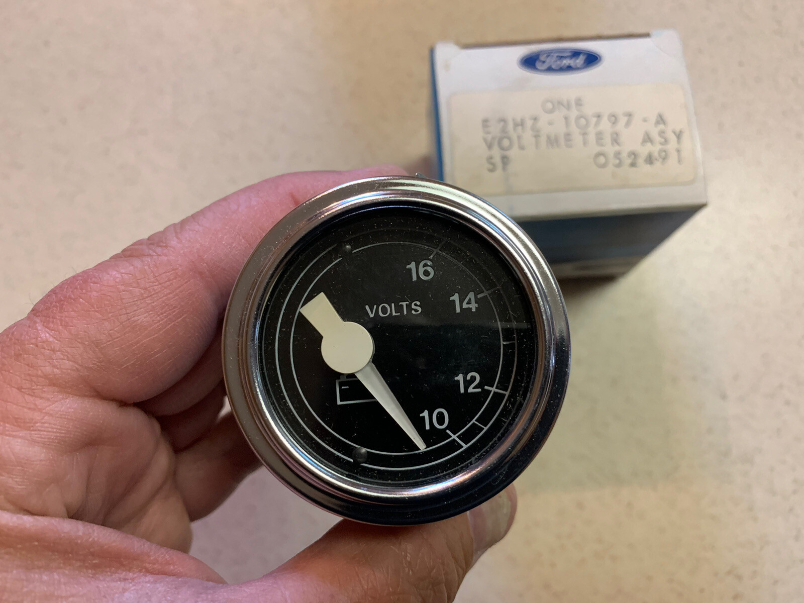 NOS+Ford+Truck+Tractor+Dash+Gauge+Voltmeter+L8000+Aeromax+L9000 ...