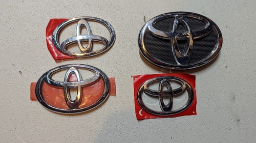 LOT OF (4) ASSORTED TOYOTA EMBLEMS (3 NEW) | eBay