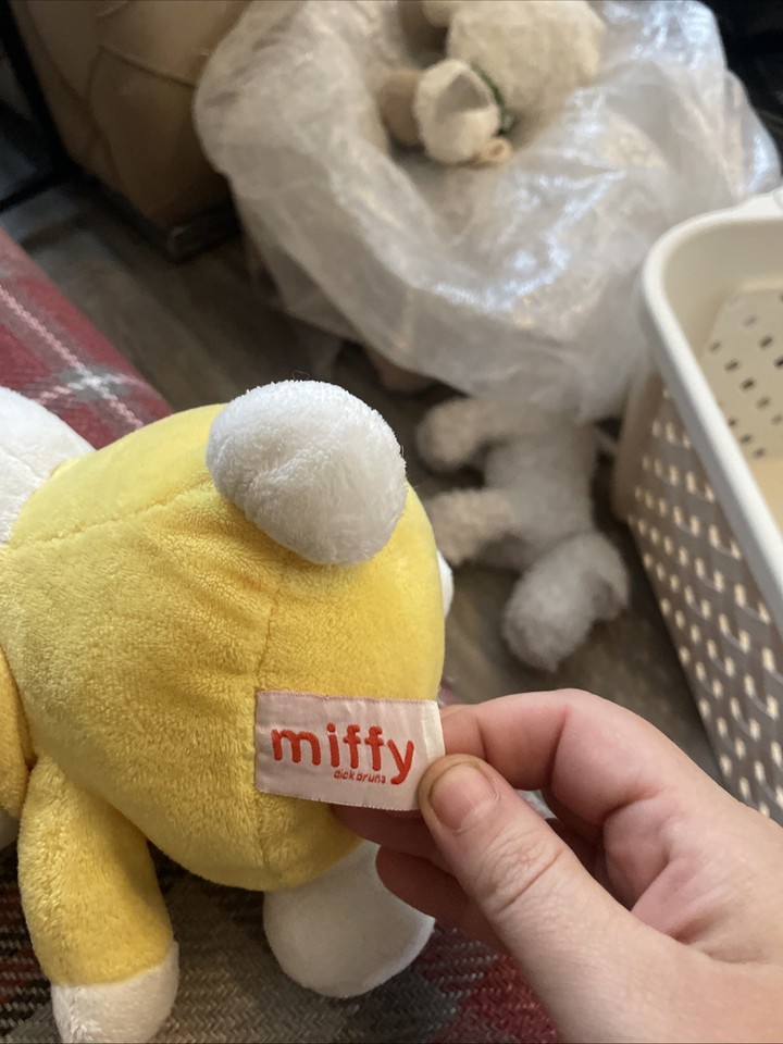 MIFFY THE RABBIT Cuddly Soft Plush Baby Toy Rattle (DICK BRUNA/BOOK ...