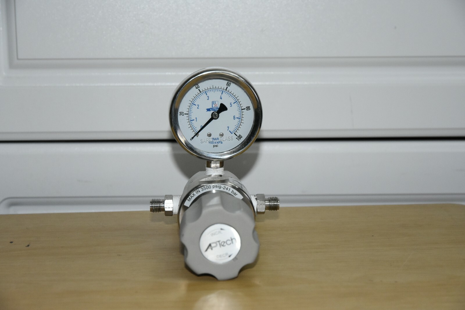 APTech Ak1010s 4pl 4400 Single Stage Low Flow Pressure Regulator W/ 0 ...