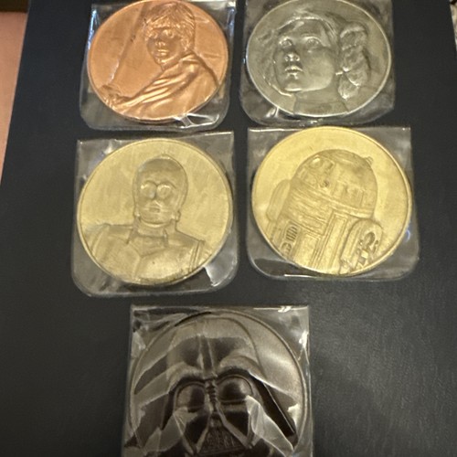 Luke Skywalker Prin. Leia Darth Vader C-3PO and R2D2 Metal Discs Star ...