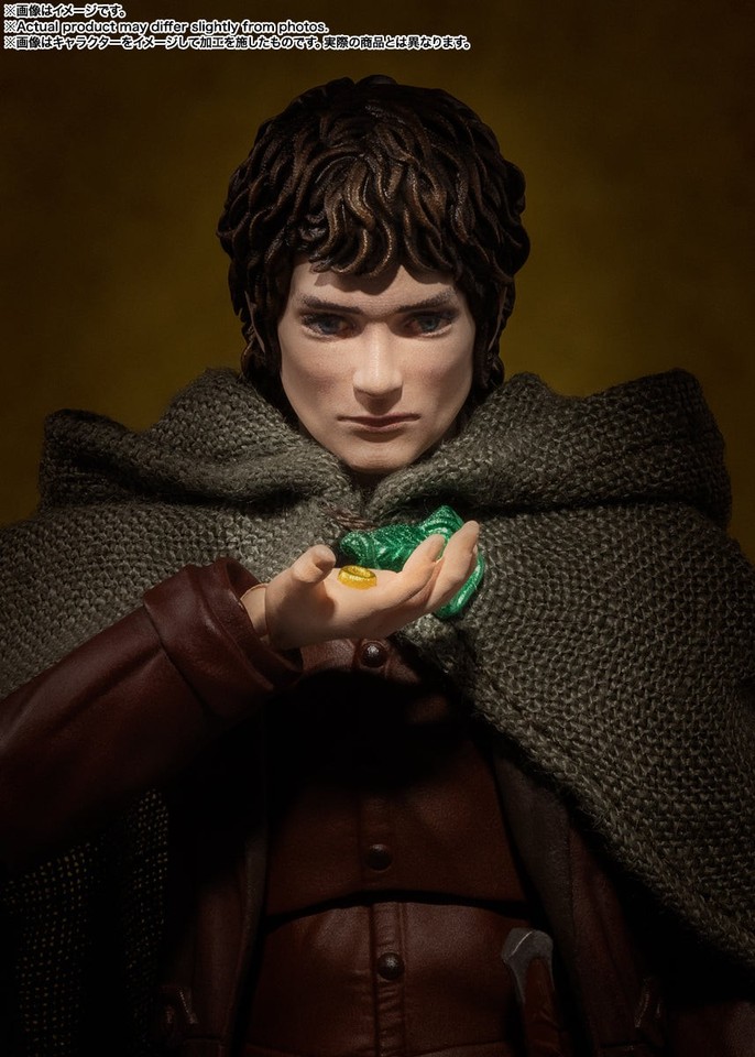 BANDAI S.H.Figuarts The Lord of the Rings Frodo Baggins & Gollum Action ...