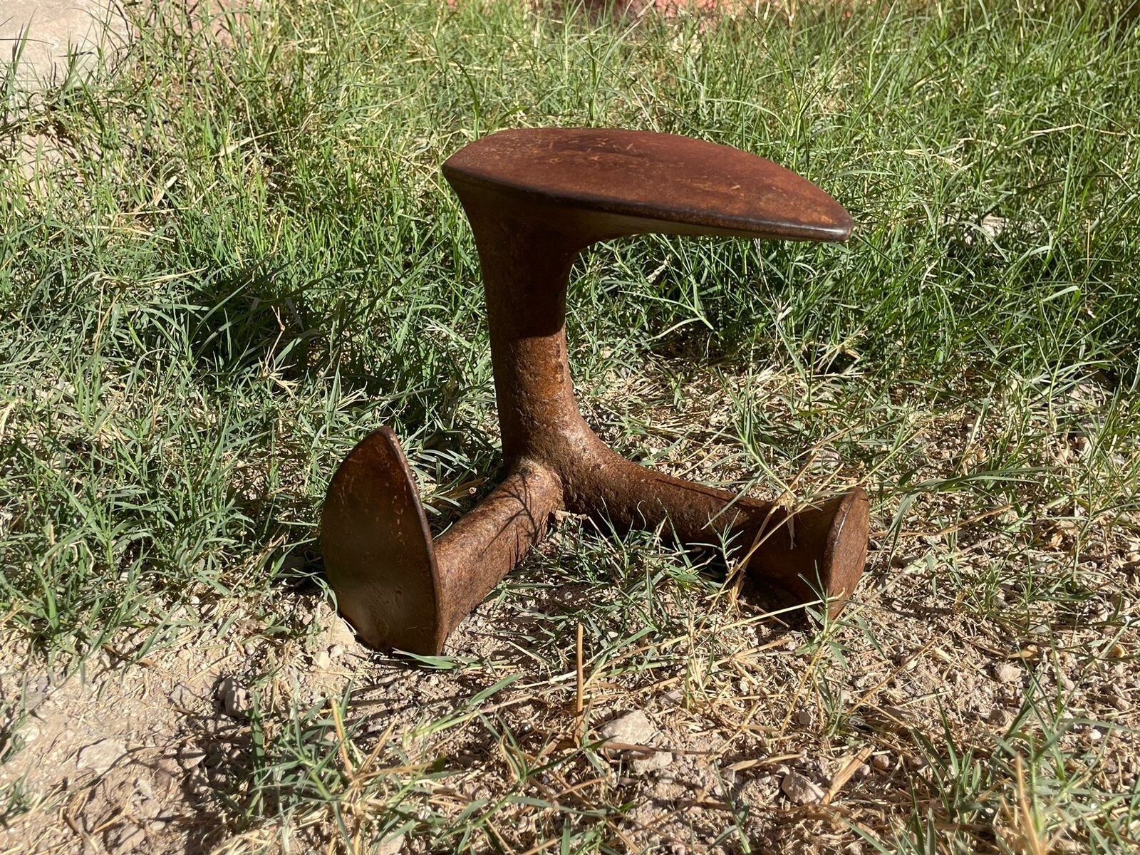 Old Cast Iron Three-Footed Cobblers Shoemaker Anvil Tool Shoe Shine ...