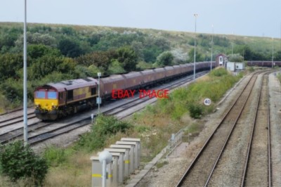 PHOTO CLASS 66 LOCO NO 66017 IN EWS LIVERY | eBay UK