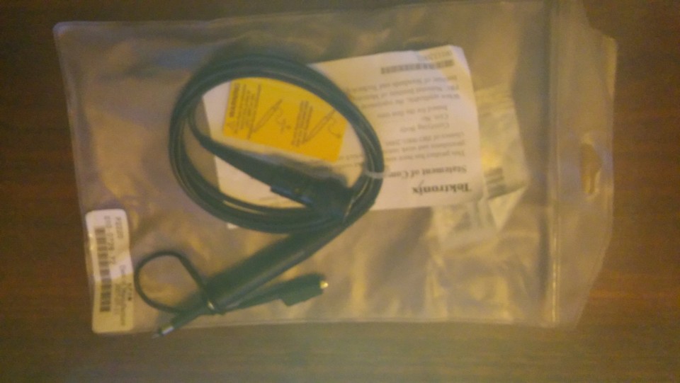 TEKTRONIX P2220 200MHZ/6MHz 1X/10X 16pF/95pF, 10M/1M VOLTAGE ...