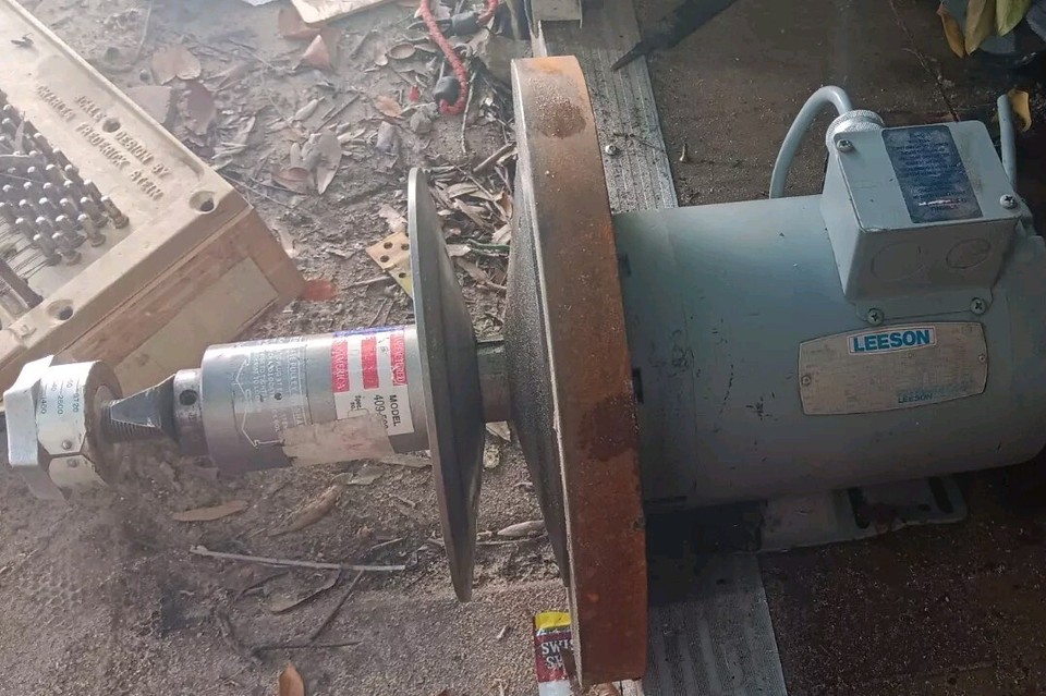 Leeson 2 HP 3 Phase Motor C145T17DB2B, W Model 409 500 Speed Selector ...