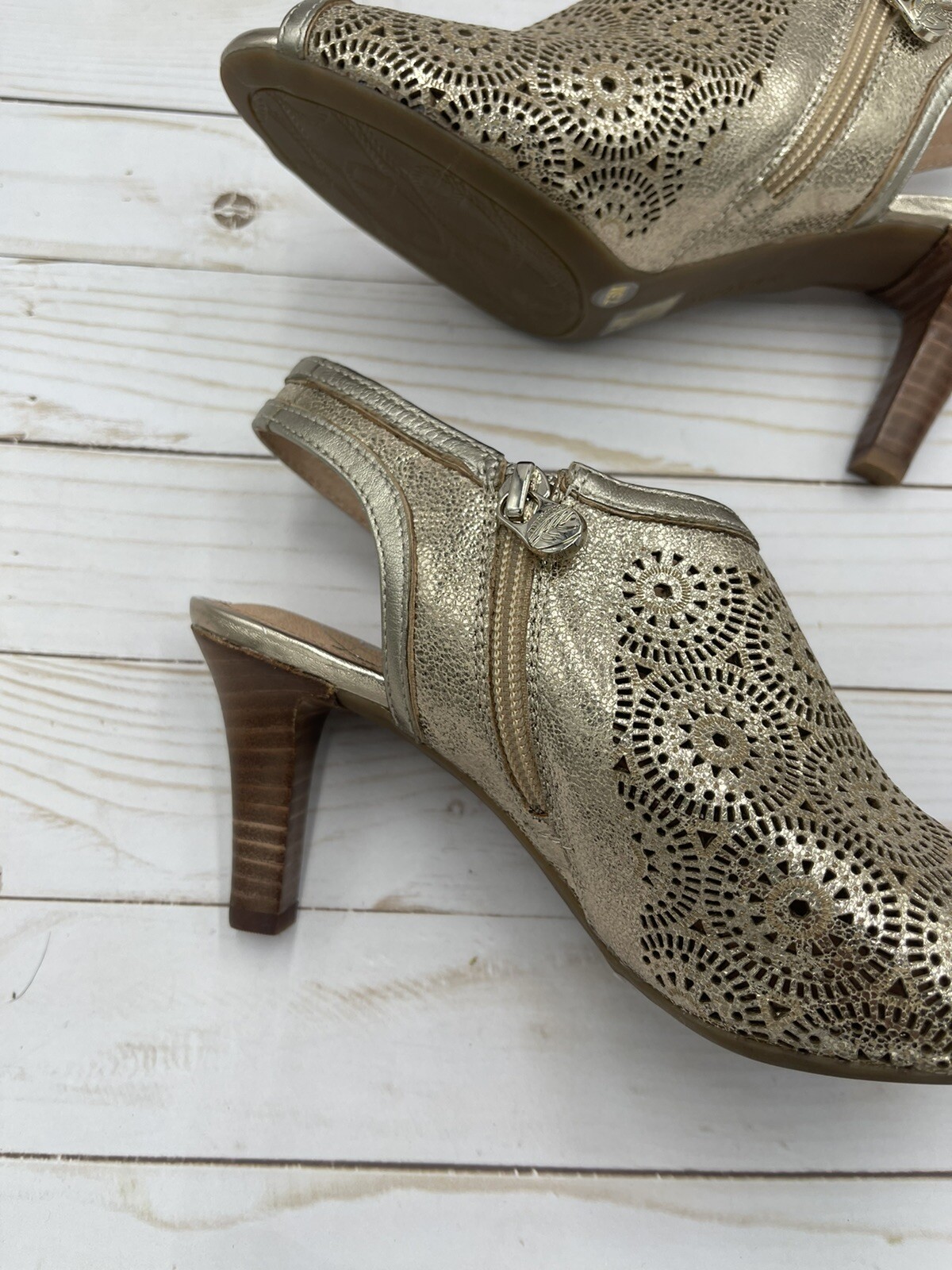 Nurture Shoes Womens 7.5 Leather Slingback Heels Lasercut Metallic Side ...