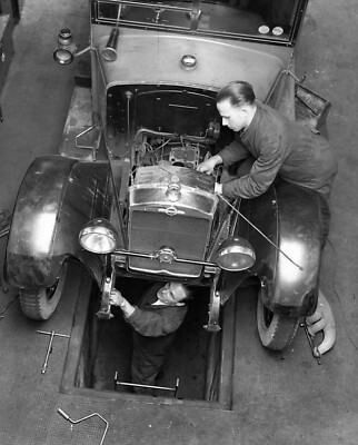 1930s Two MECHANICS REPAIRING a Classic CAR Retro Vintage Poster Photo ...