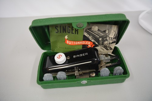 Vintage "SINGER SEWING MACHINE COMPLETE BUTTONHOLER KIT" W/GREEN CASE ...