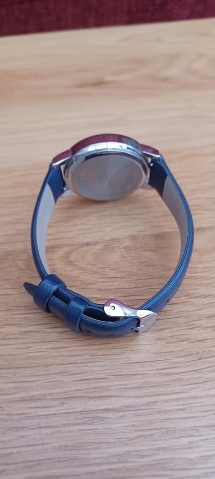 Avon Ladies Watch - all working in very good condition - see video clip ...