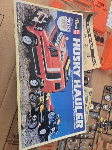Revell 1/25 Husky Hauler Race Team Chevy Off Road Van Dirt Bikes Model ...